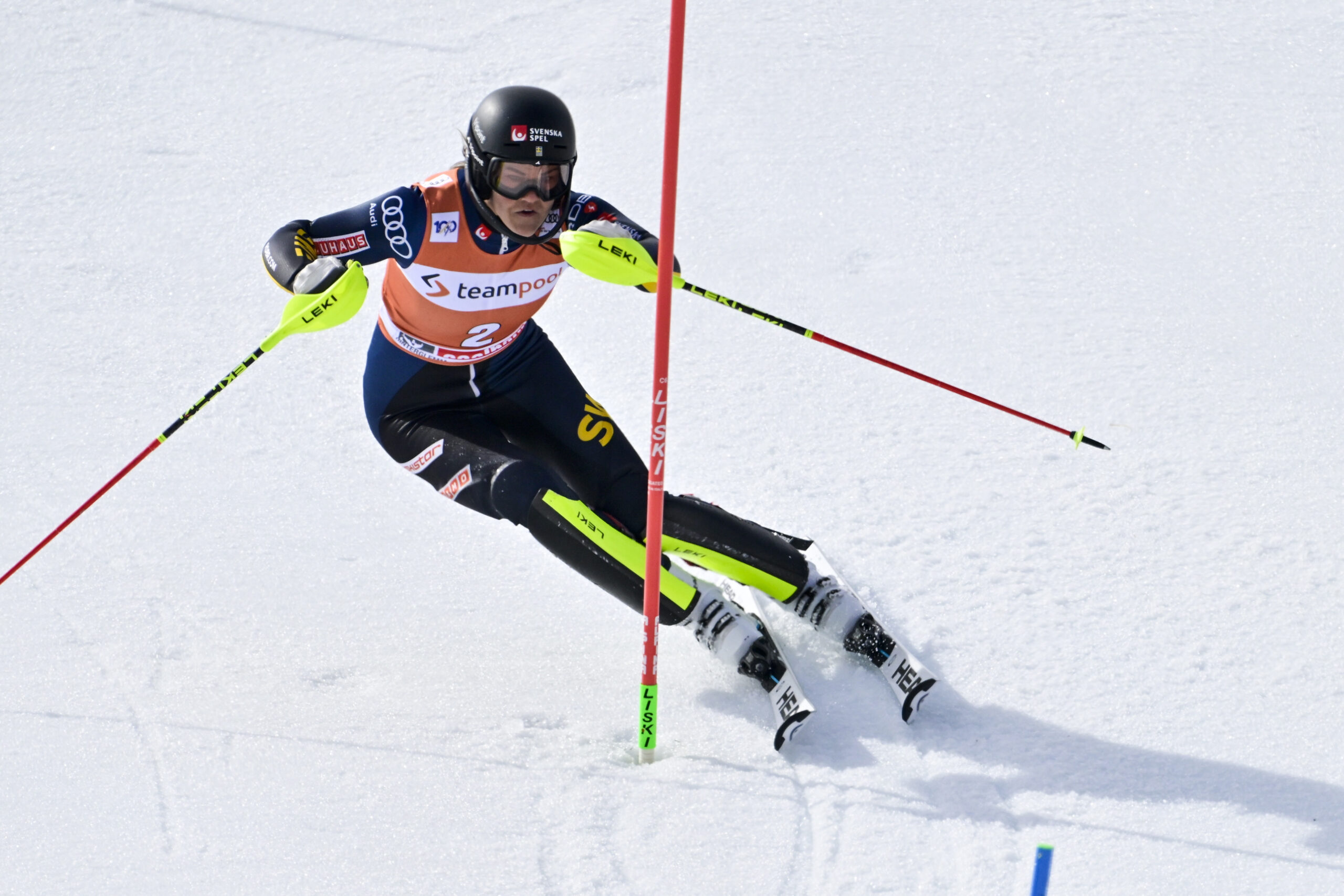 Swenn Larsson leader a metà gara nello slalom delle finali. Shiffrin a ...